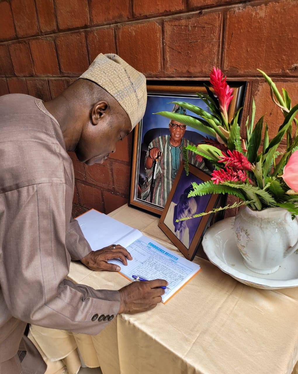 Onaolapo Soleye, Ex-Finance Minister Dies @ 90, Amb. Sarafa Isola Mourns